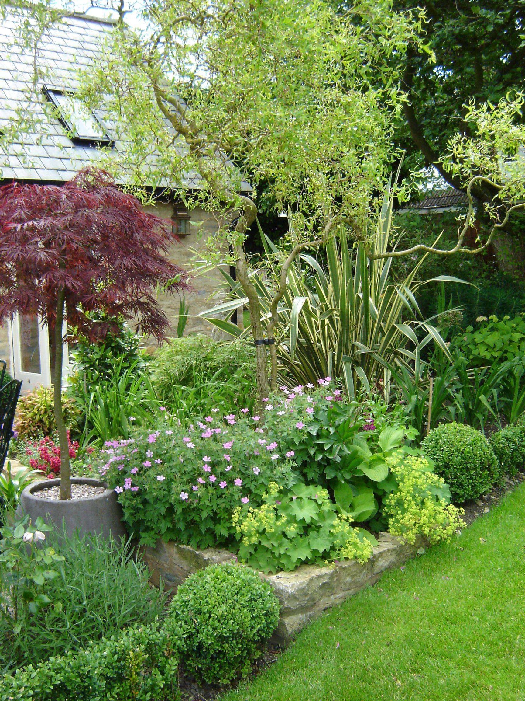 23 Modern Lush Garden Ideas Worth to Check | SharonSable