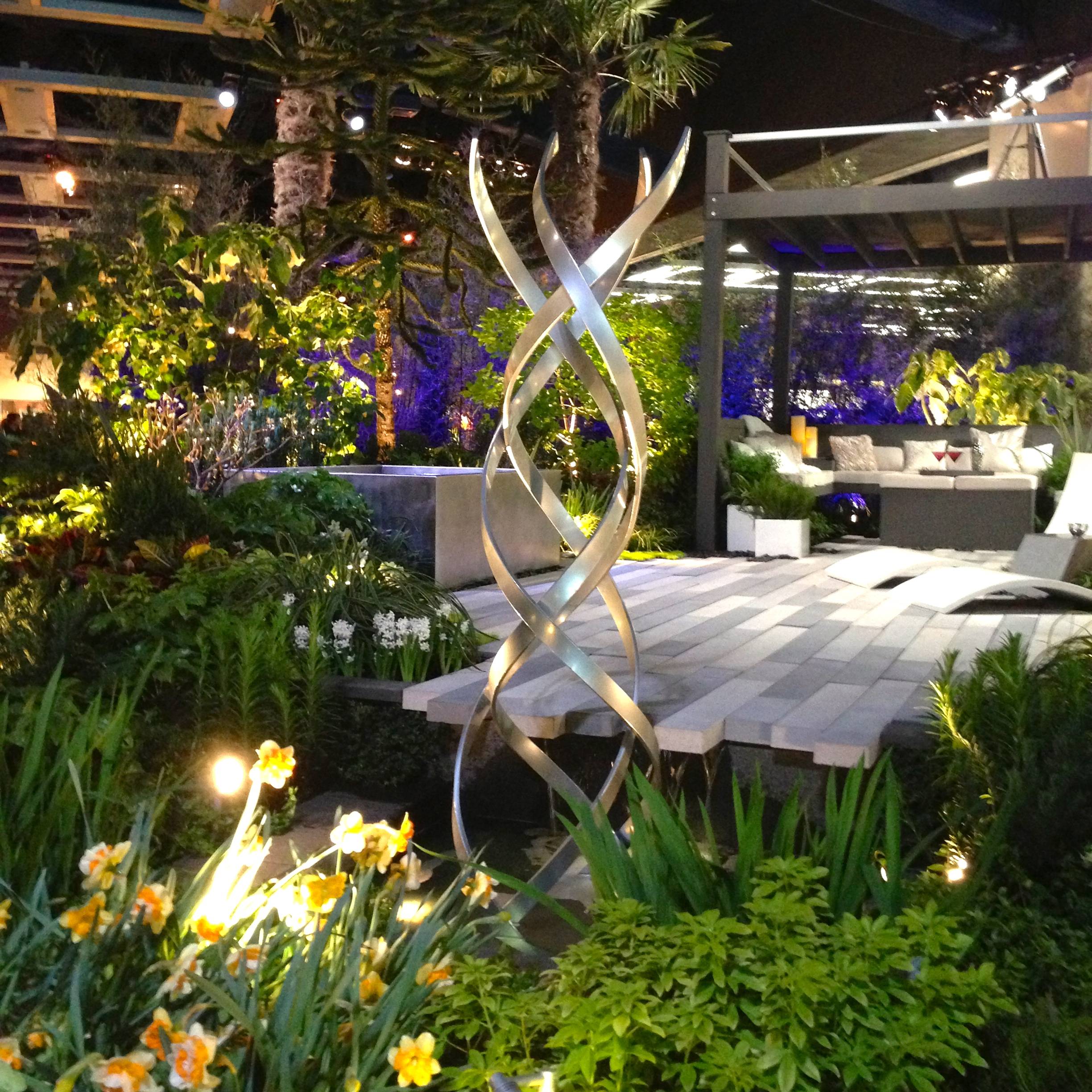 23 Modern Lush Garden Ideas Worth to Check | SharonSable