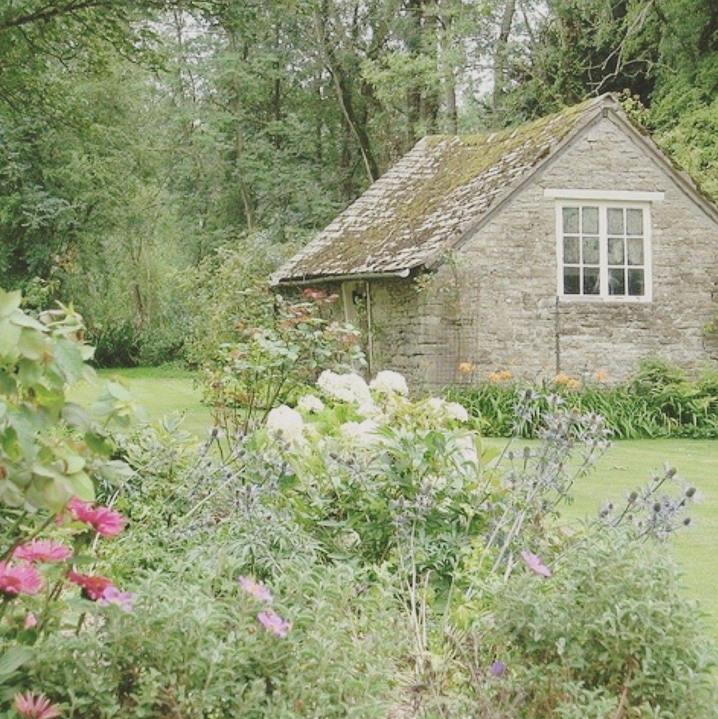 18 Beautiful Irish Garden Ideas To Consider | SharonSable