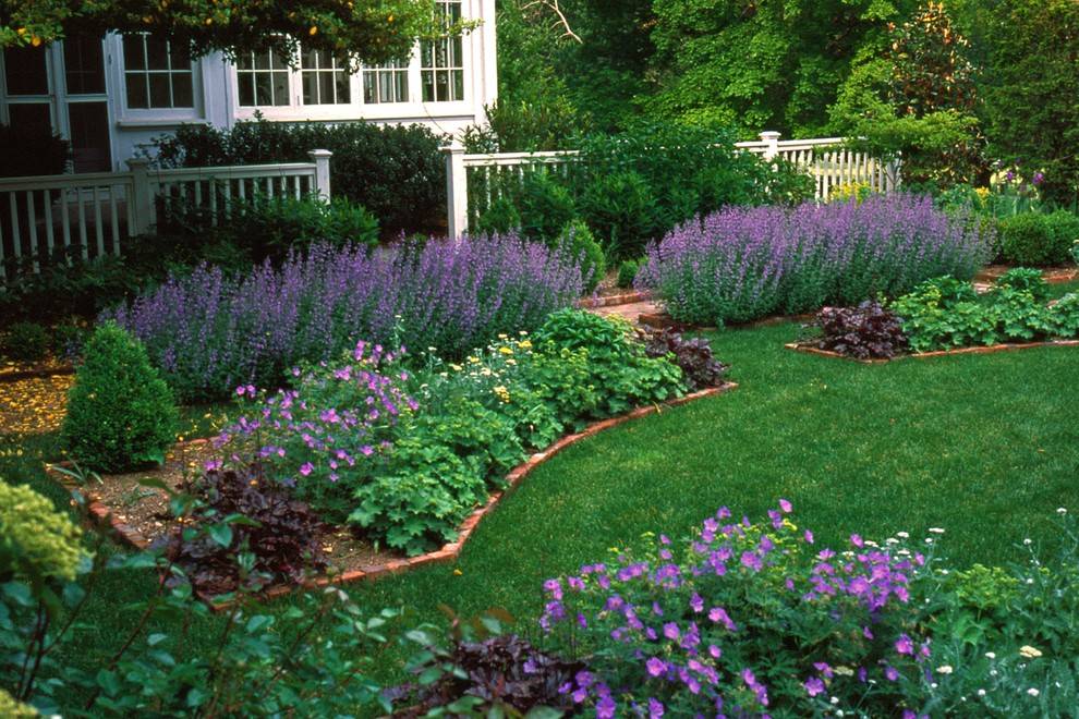 23 Formal Garden Border Ideas To Consider | SharonSable