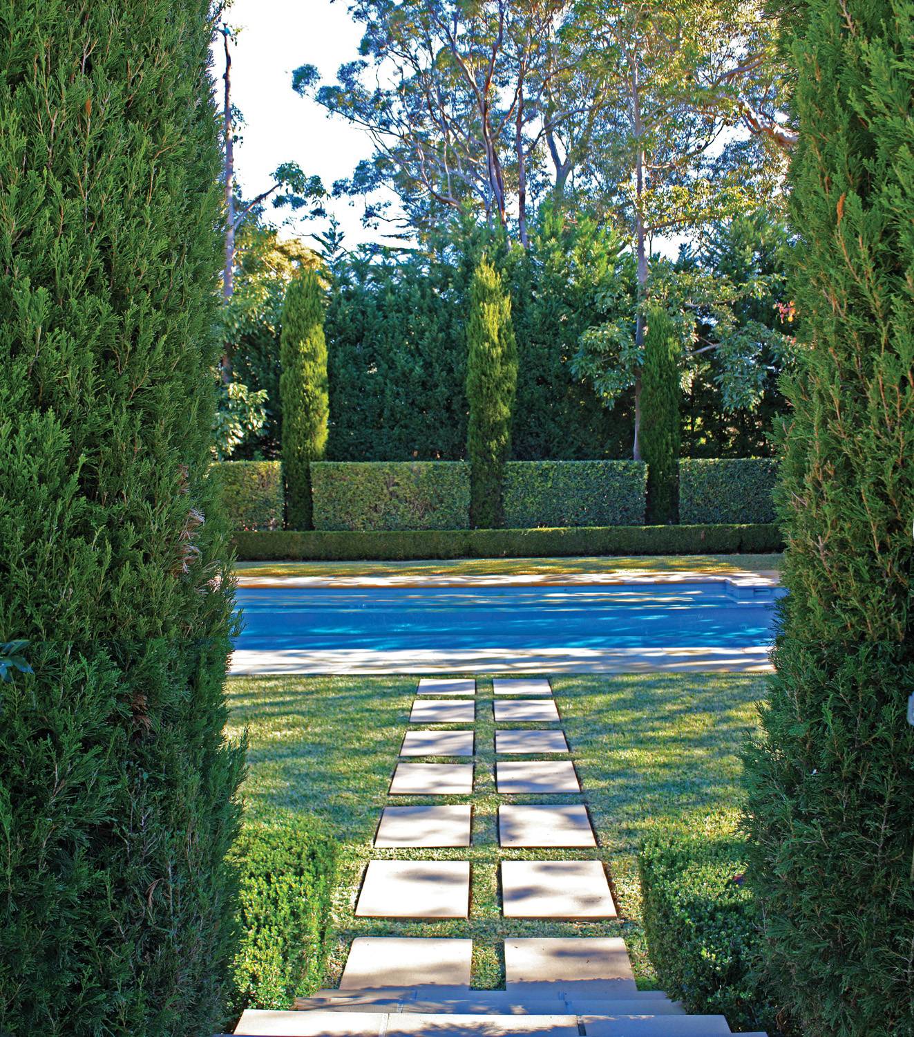 27 Traditional Home Garden Ideas Worth a Look | SharonSable