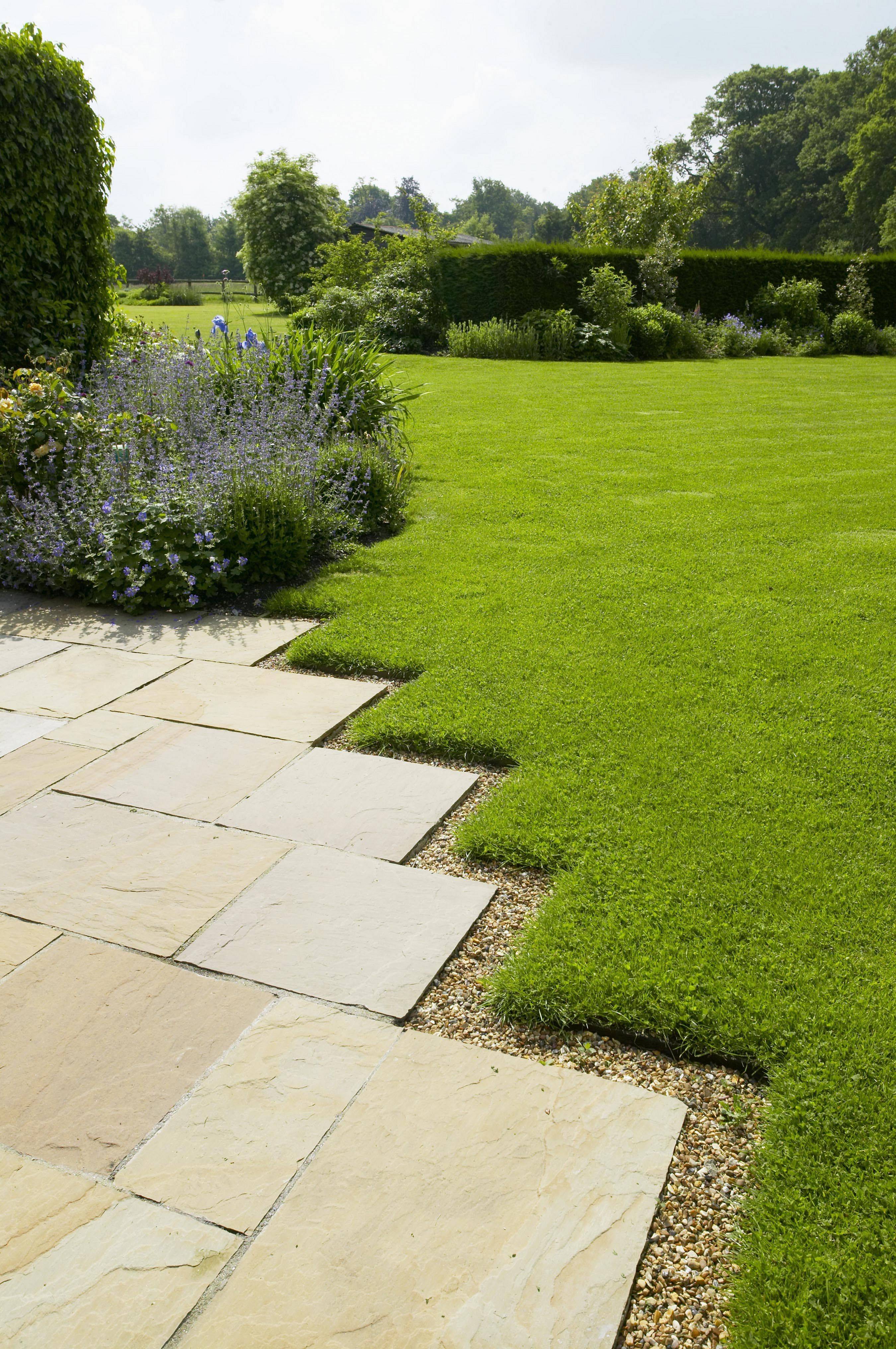 21 English Garden Edging Ideas To Consider | SharonSable