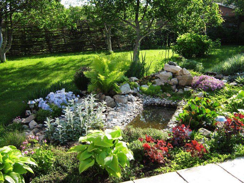 25 Calming Garden Ideas To Try This Year | SharonSable