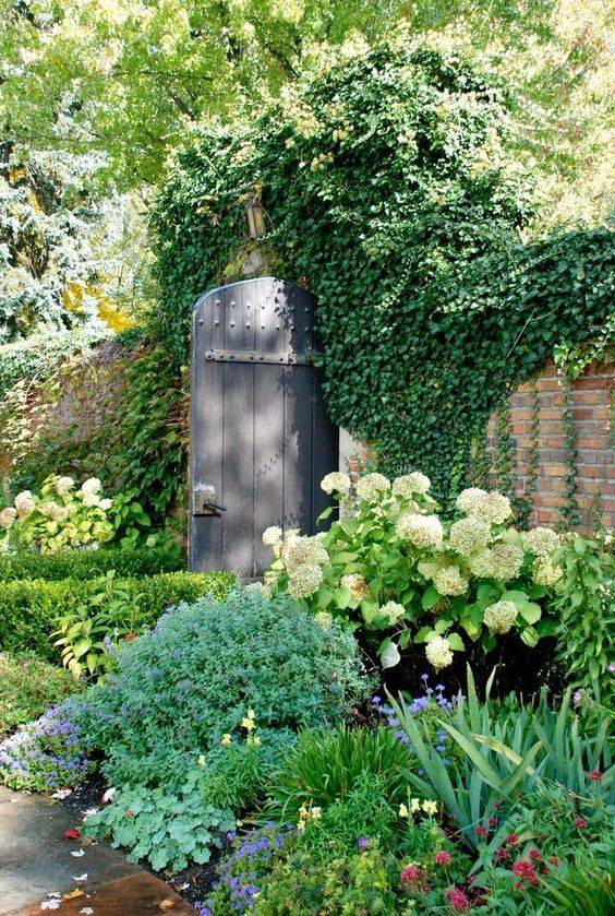 14 Secret Garden Wall Ideas You Must Look | SharonSable