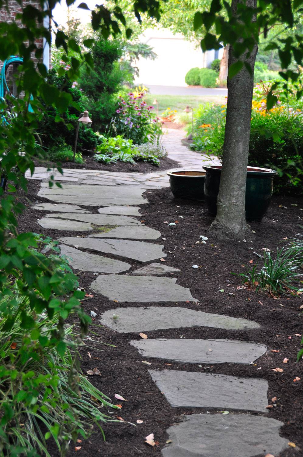 18 Garden Path Flagstone Walkway Ideas You Should Check | SharonSable
