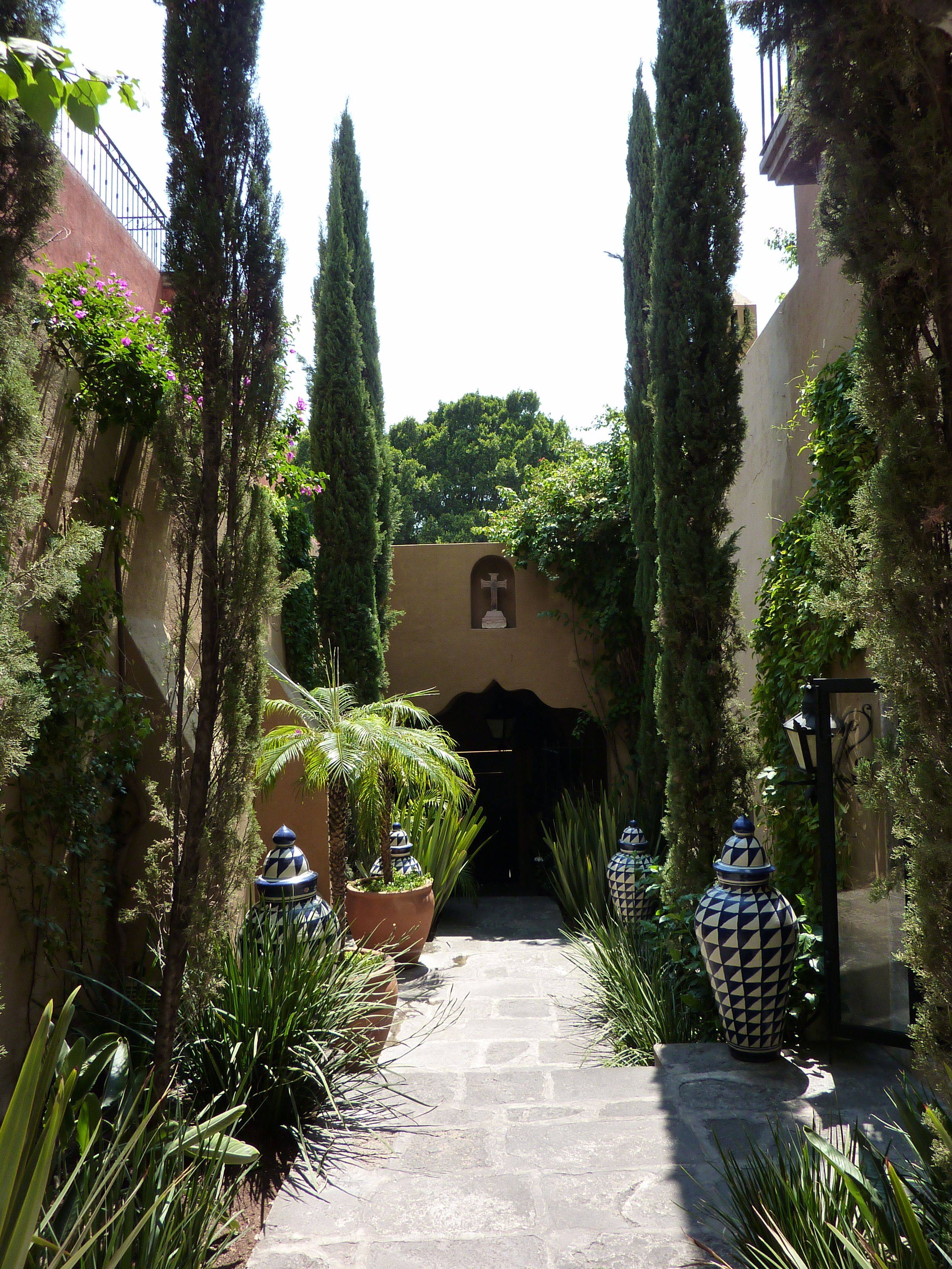 24 Spanish Courtyard Garden Ideas You Gonna Love | SharonSable