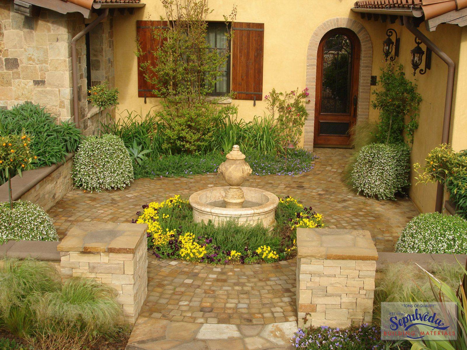 24 Spanish Courtyard Garden Ideas You Gonna Love | SharonSable