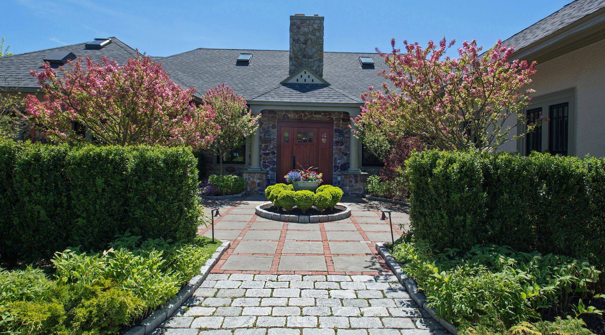 20 Entry Courtyard Garden Ideas Worth a Look | SharonSable