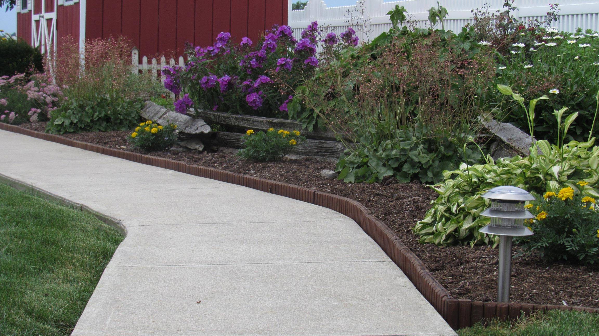 20 Wood Garden Edging Ideas You Should Check | SharonSable