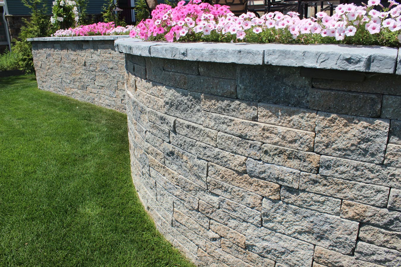 18 Garden Wall Blocks Ideas You Gonna Love | SharonSable