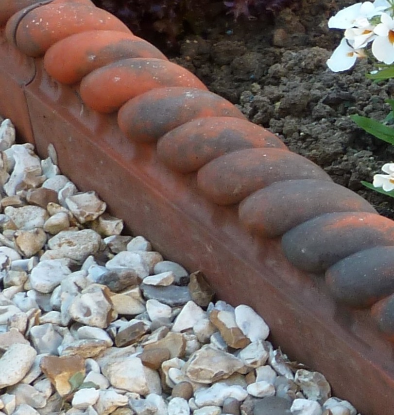 20 Terracotta Rope Edging for Garden Ideas You Cannot Miss | SharonSable
