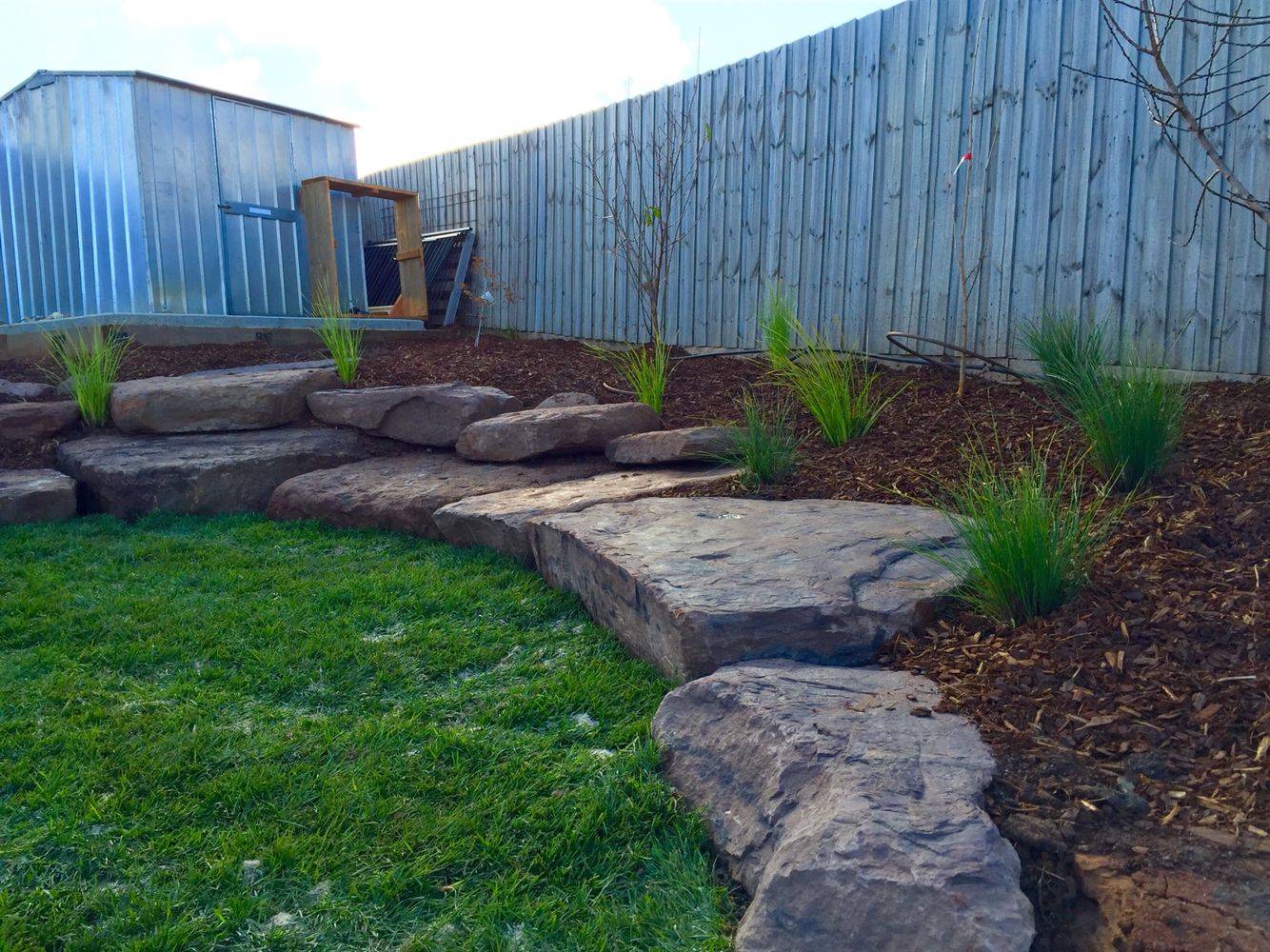 22 Slate Garden Edging Ideas You Should Check | SharonSable