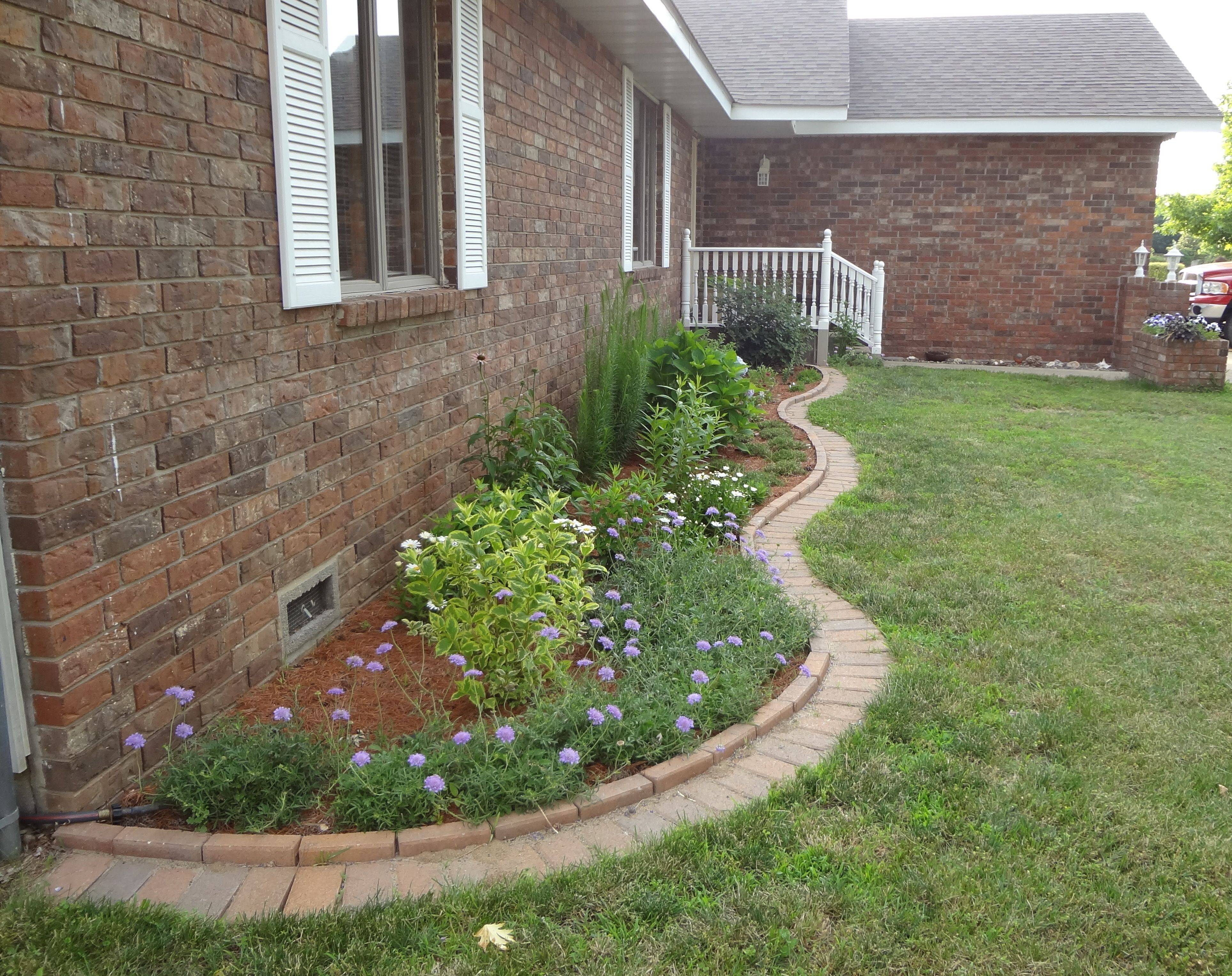 23 Brick Garden Border Ideas You Should Look | SharonSable
