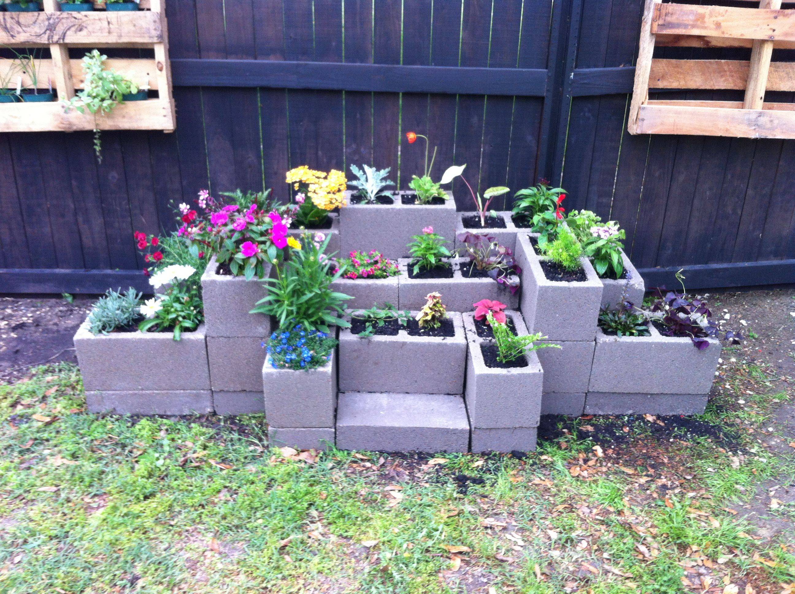 25 Cinder Block Garden Edging Ideas You Should Check | SharonSable