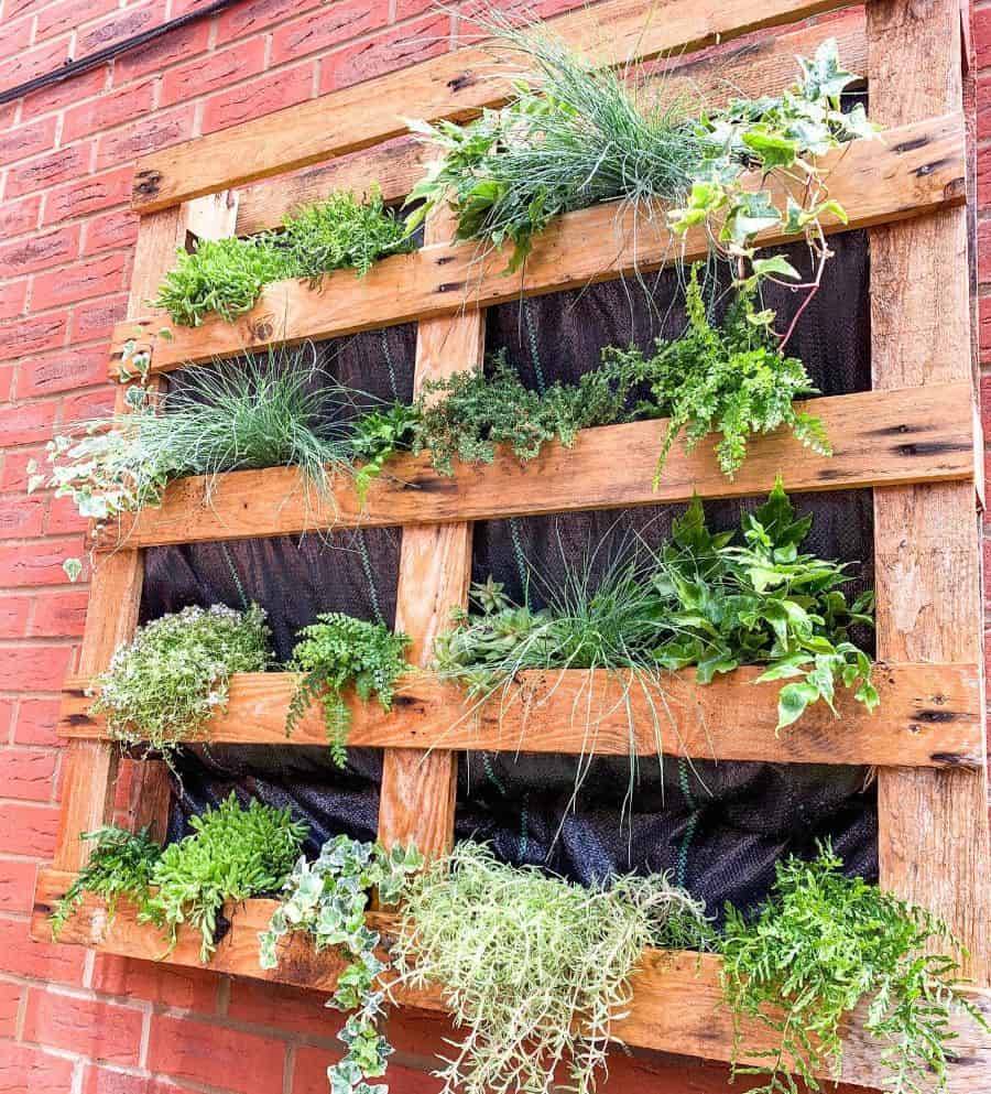 20 Pallet Garden Design Ideas You Cannot Miss | SharonSable