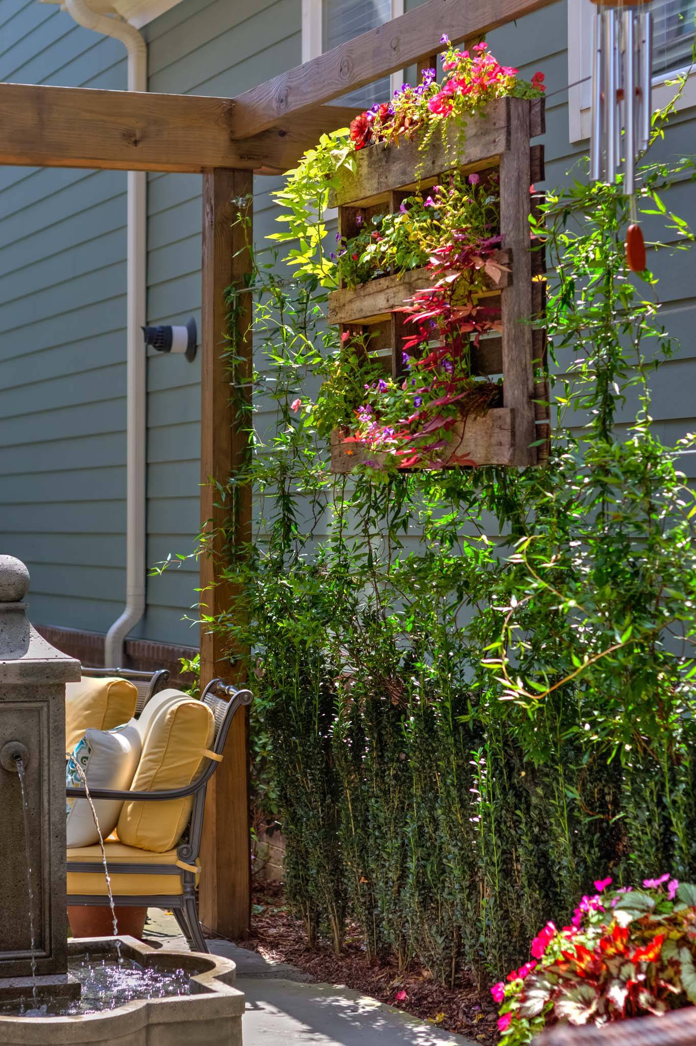 21 Vertical Garden Structure Ideas You Should Check | SharonSable