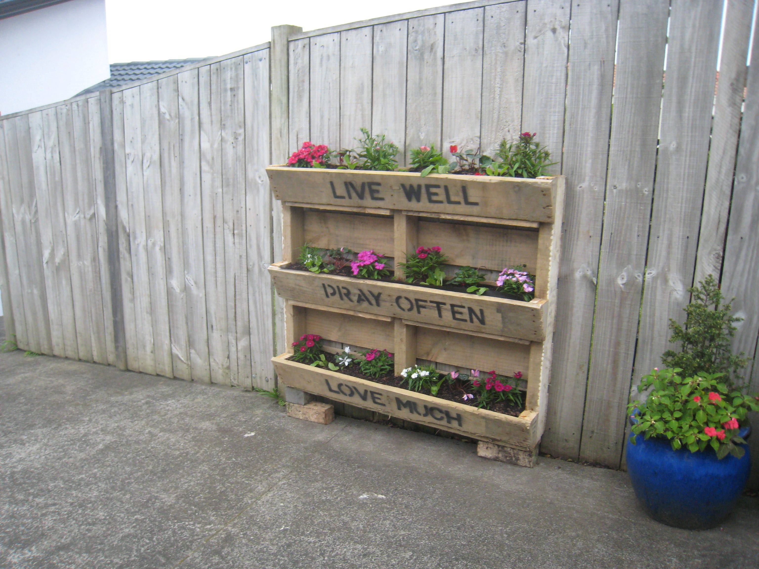21 Herb Garden Out of Pallets Ideas You Must Look | SharonSable