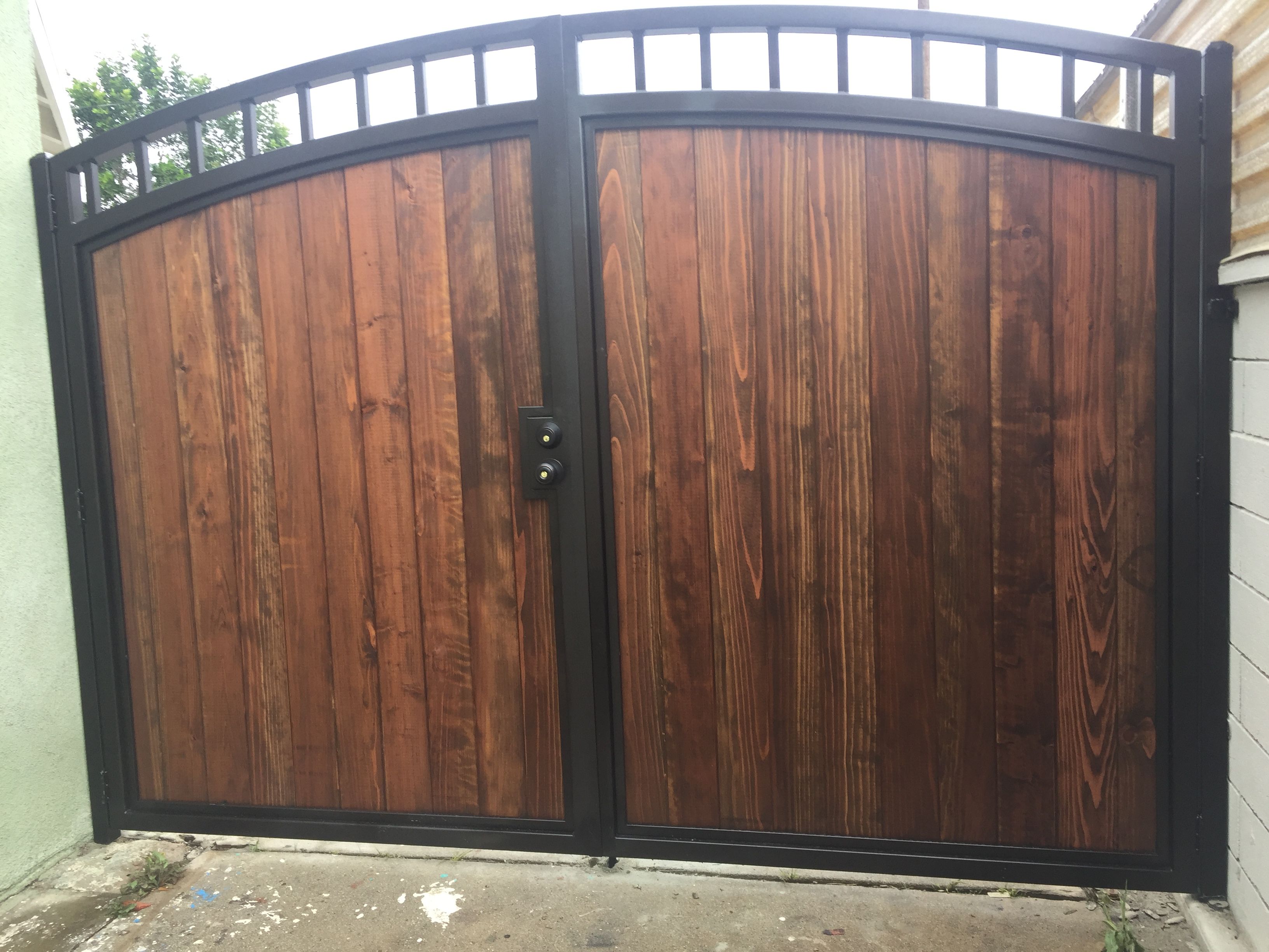 22 Double Wooden Garden Gates Ideas You Should Look | SharonSable