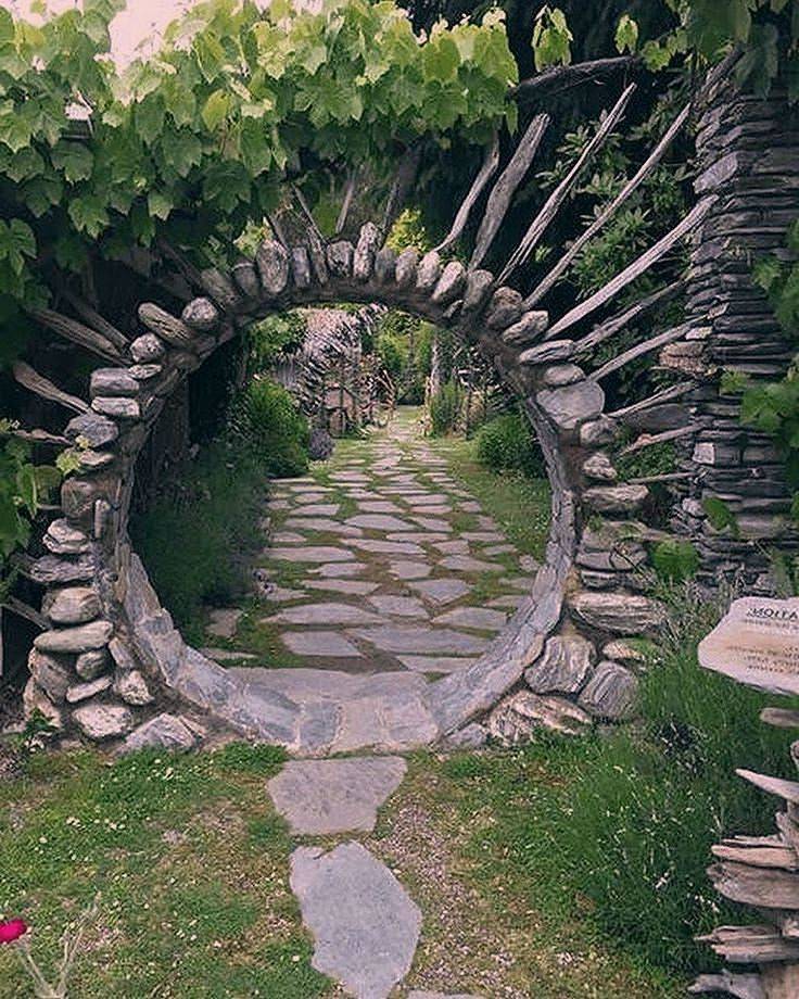 23 Garden Moon Gate Ideas You Cannot Miss | SharonSable