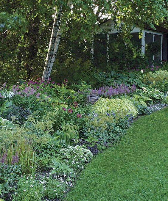 24 Shade Garden Borders Ideas To Try This Year | SharonSable