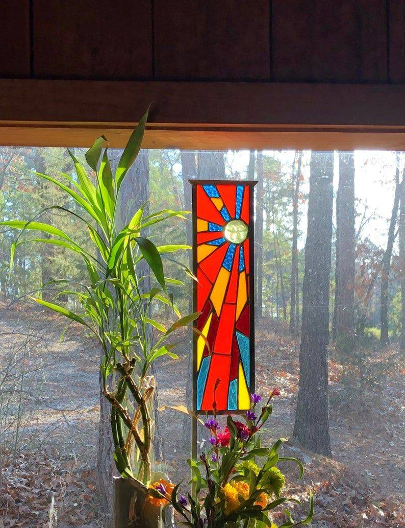 24 DIY Stained Glass Garden Art Ideas To Consider | SharonSable