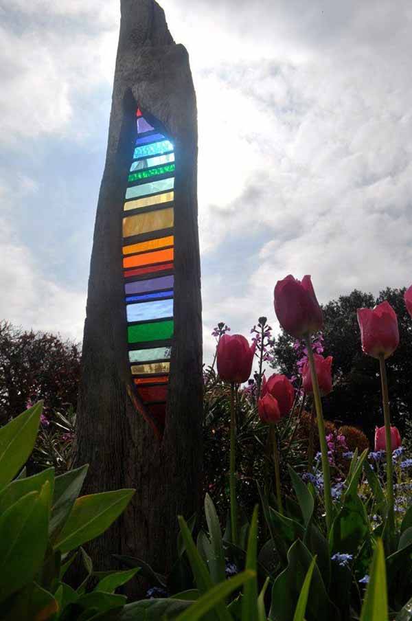 24 DIY Stained Glass Garden Art Ideas To Consider | SharonSable