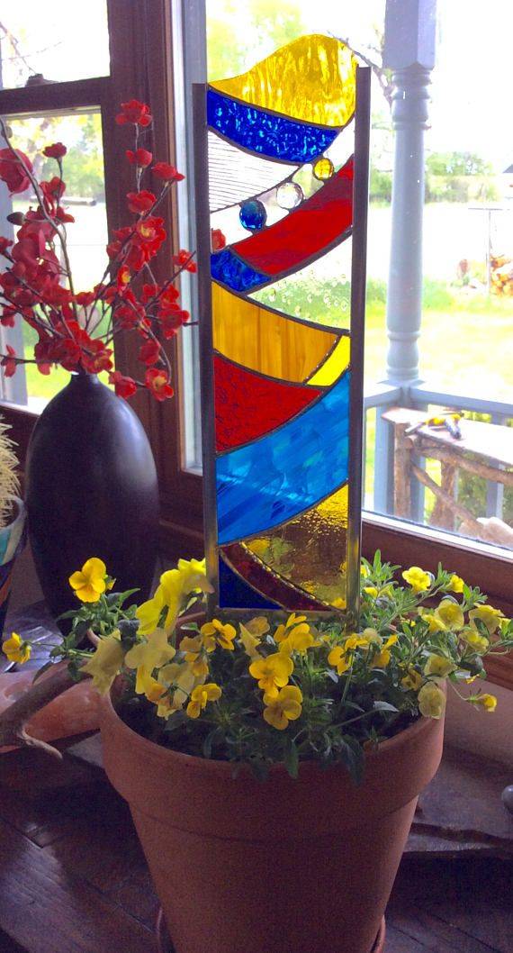 24 Stained Glass Garden Stakes Ideas You Should Check | SharonSable