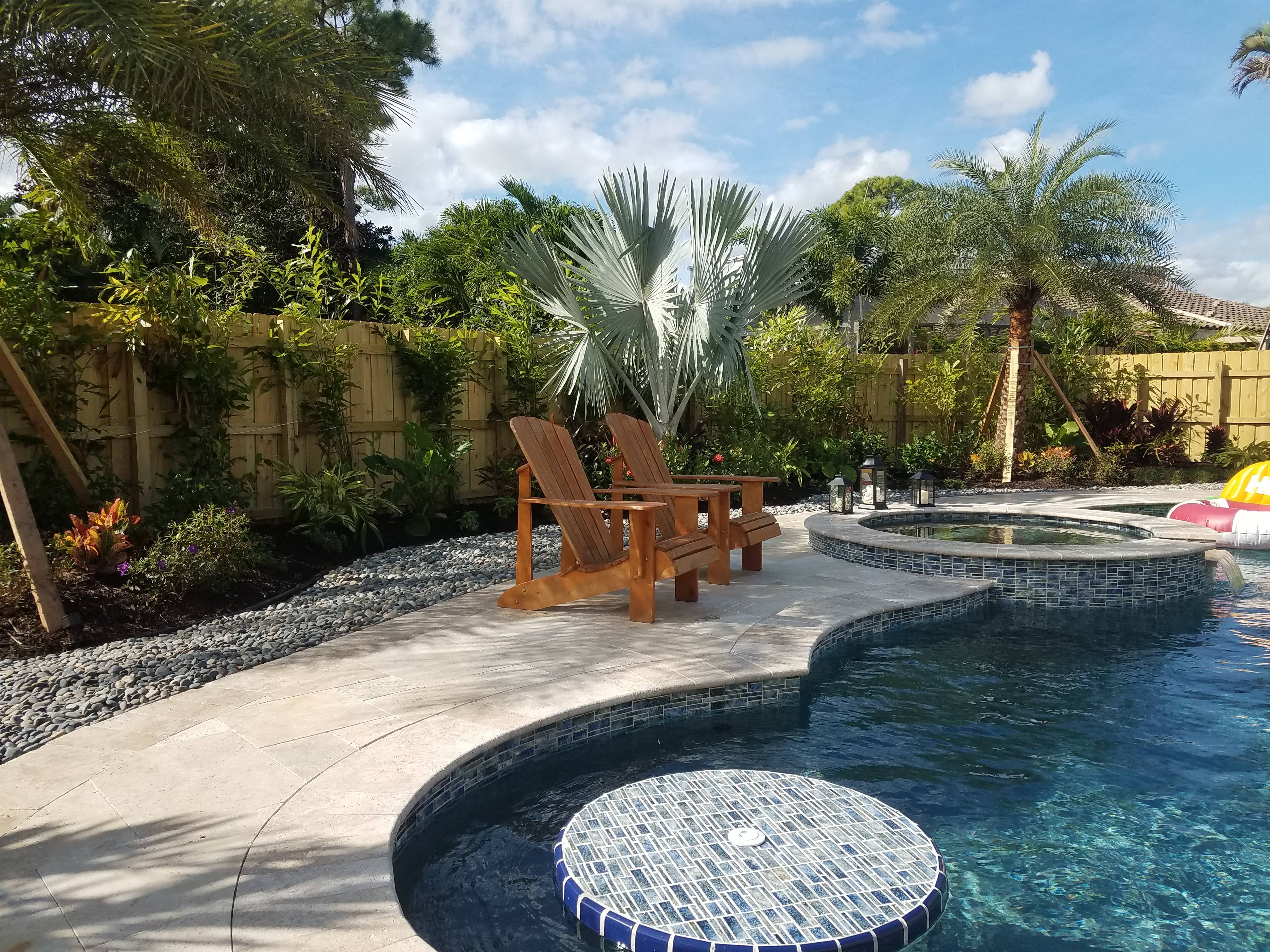 26 Tropical Pool Garden Ideas To Try This Year | SharonSable