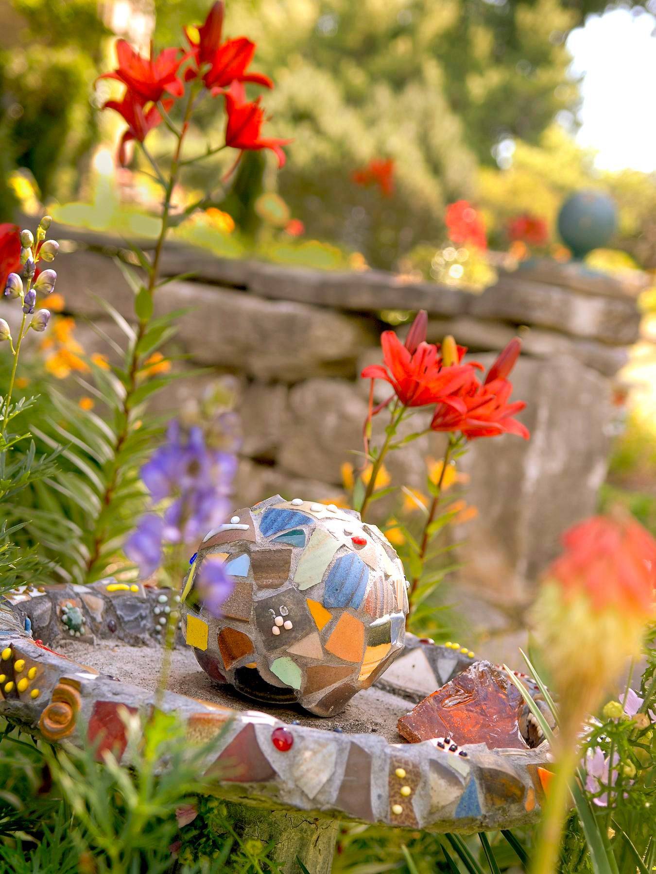 21 Magical Garden Art Ideas To Consider | SharonSable