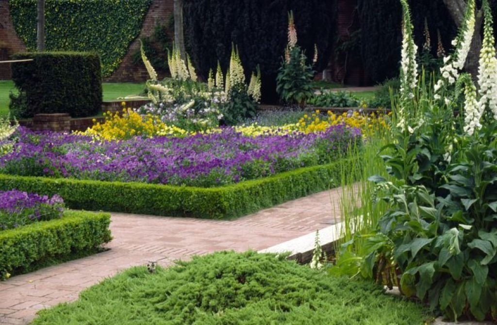 21 Garden Design Formal Borders Ideas Worth a Look | SharonSable