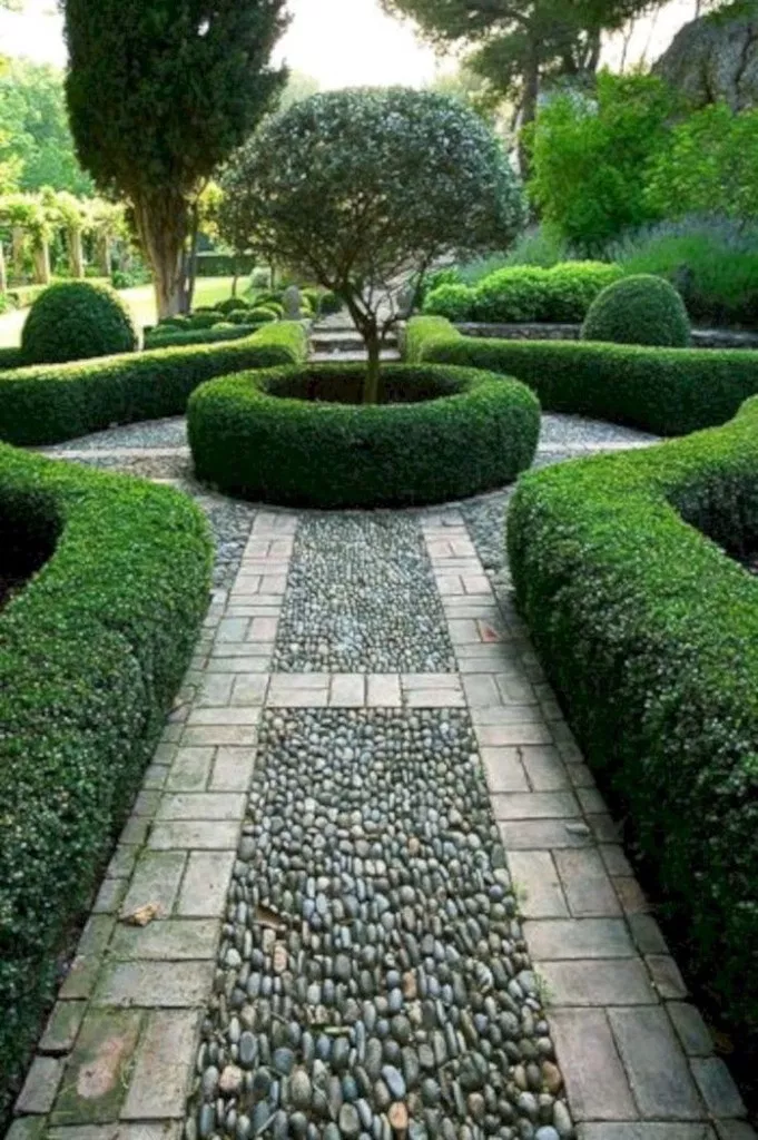 22 Simple Formal Garden Ideas You Cannot Miss | SharonSable