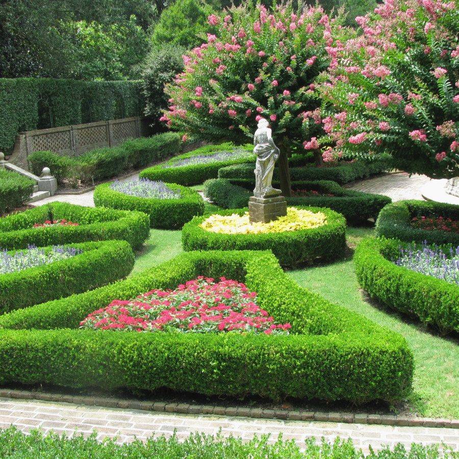22 Simple Formal Garden Ideas You Cannot Miss | SharonSable