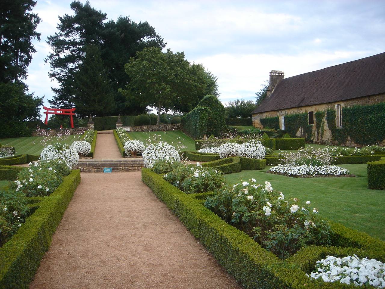 24 French Formal Garden Design Ideas You Must Look | SharonSable