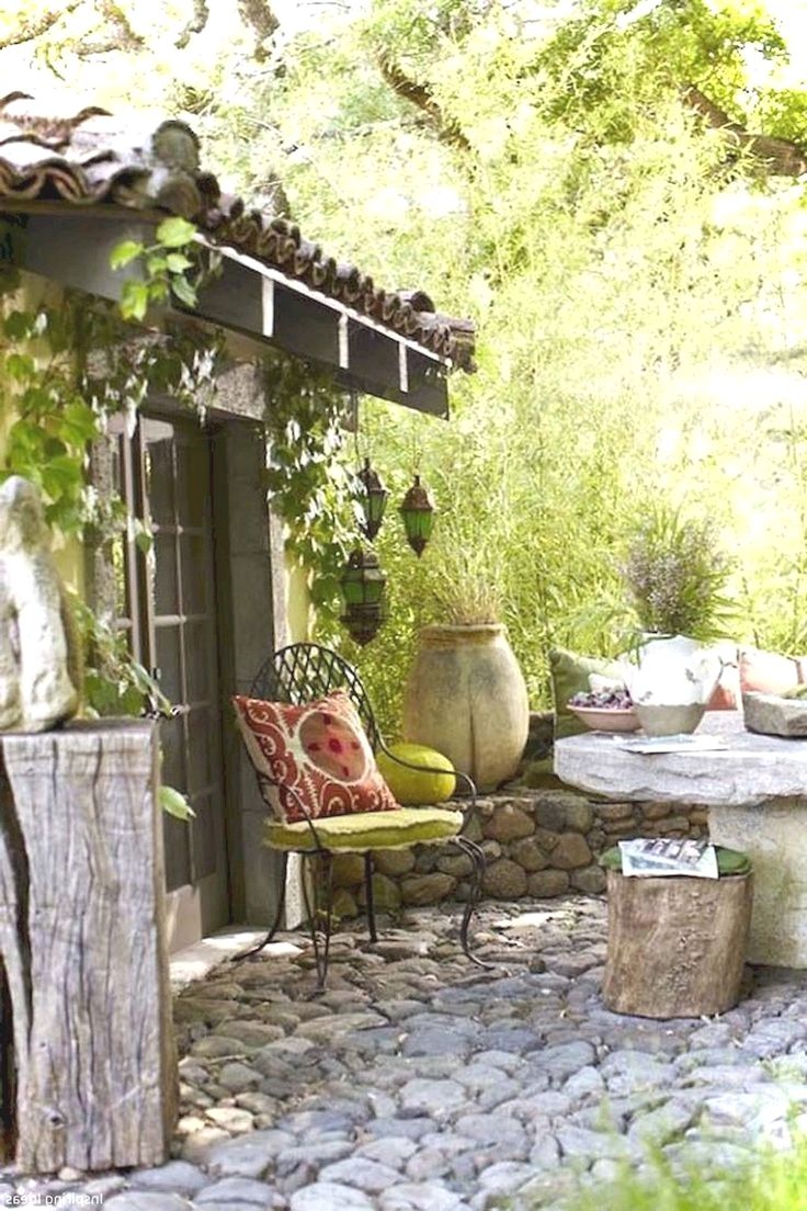 26 Stone Garden Furniture Ideas Worth a Look | SharonSable