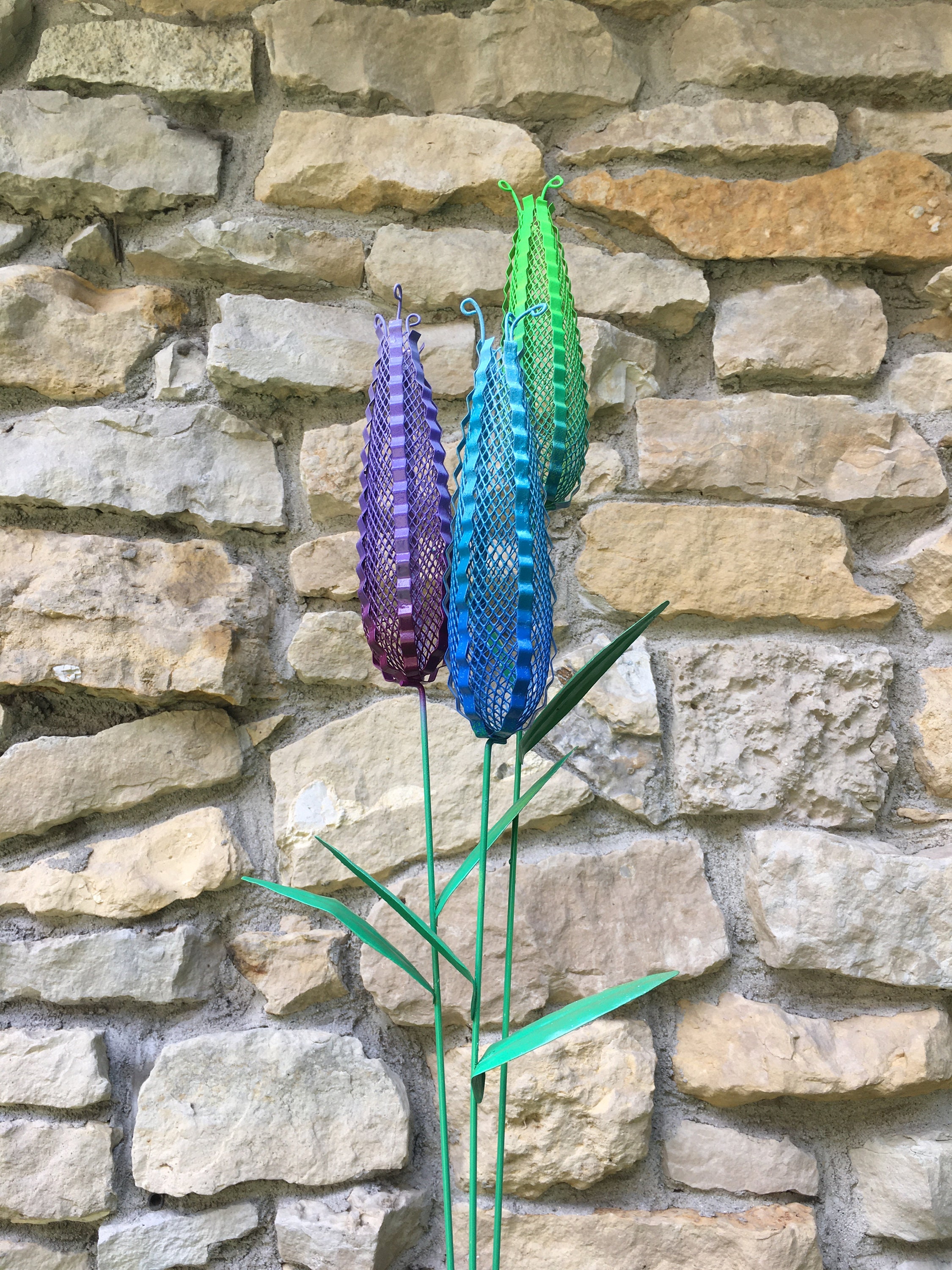 18 Metal Garden Stakes Ideas You Should Check | SharonSable