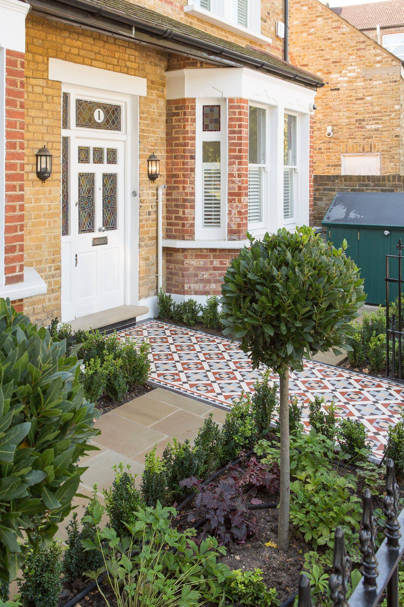 27 Victorian Front Yard Garden Ideas You Cannot Miss | SharonSable