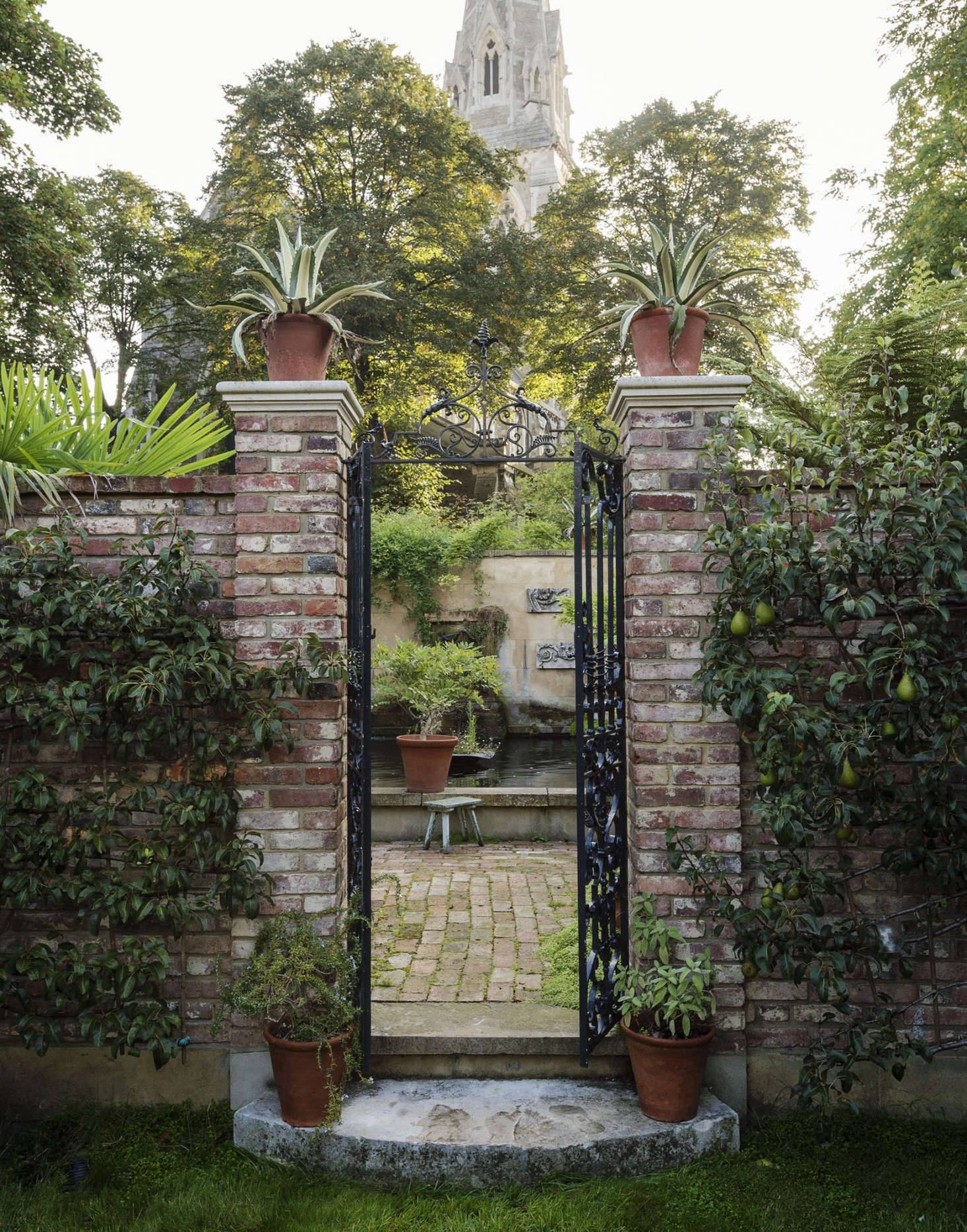 21 Italian Garden Gates Ideas You Gonna Love | SharonSable