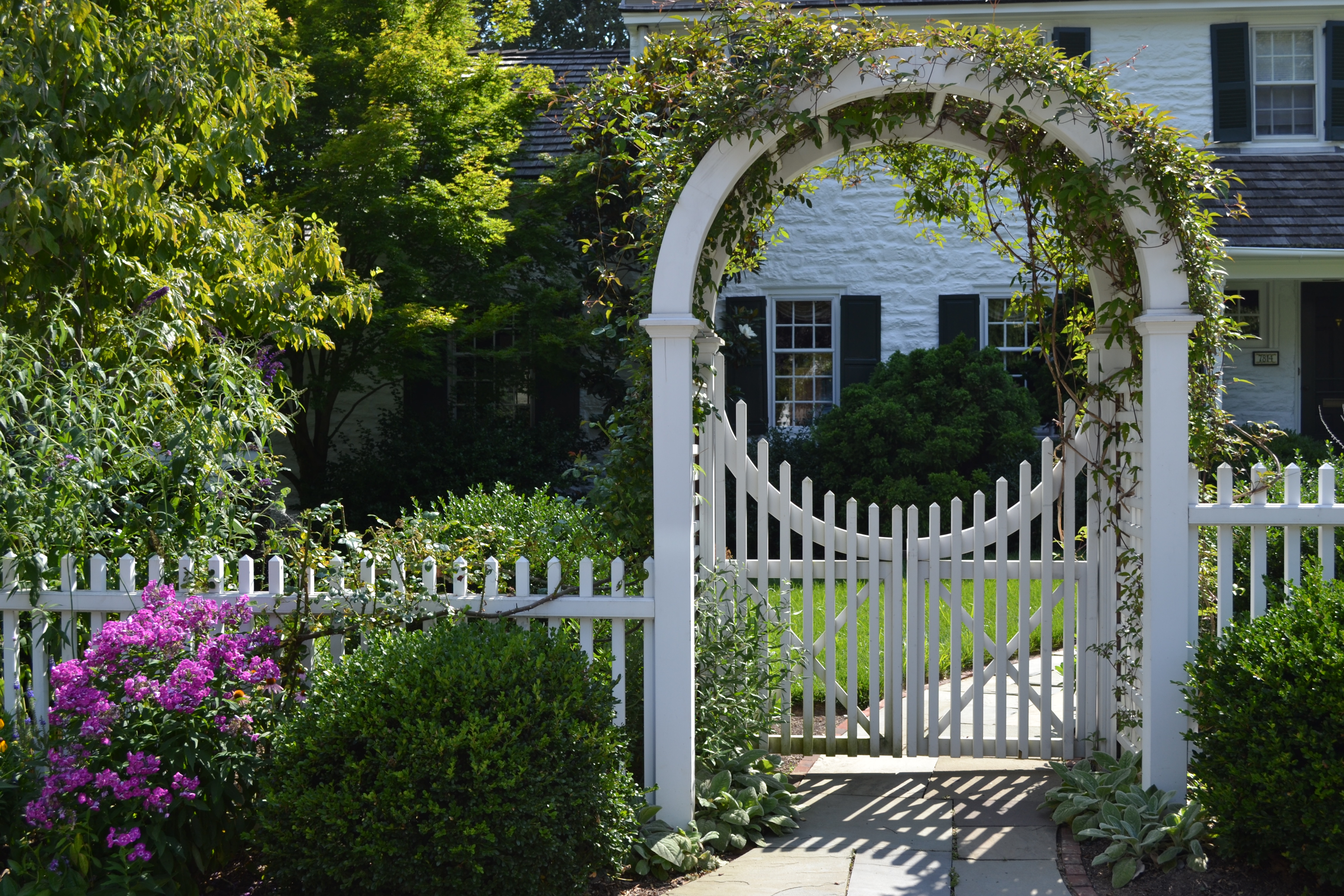 22 Garden Entrance Arbors with Gate Ideas You Gonna Love | SharonSable