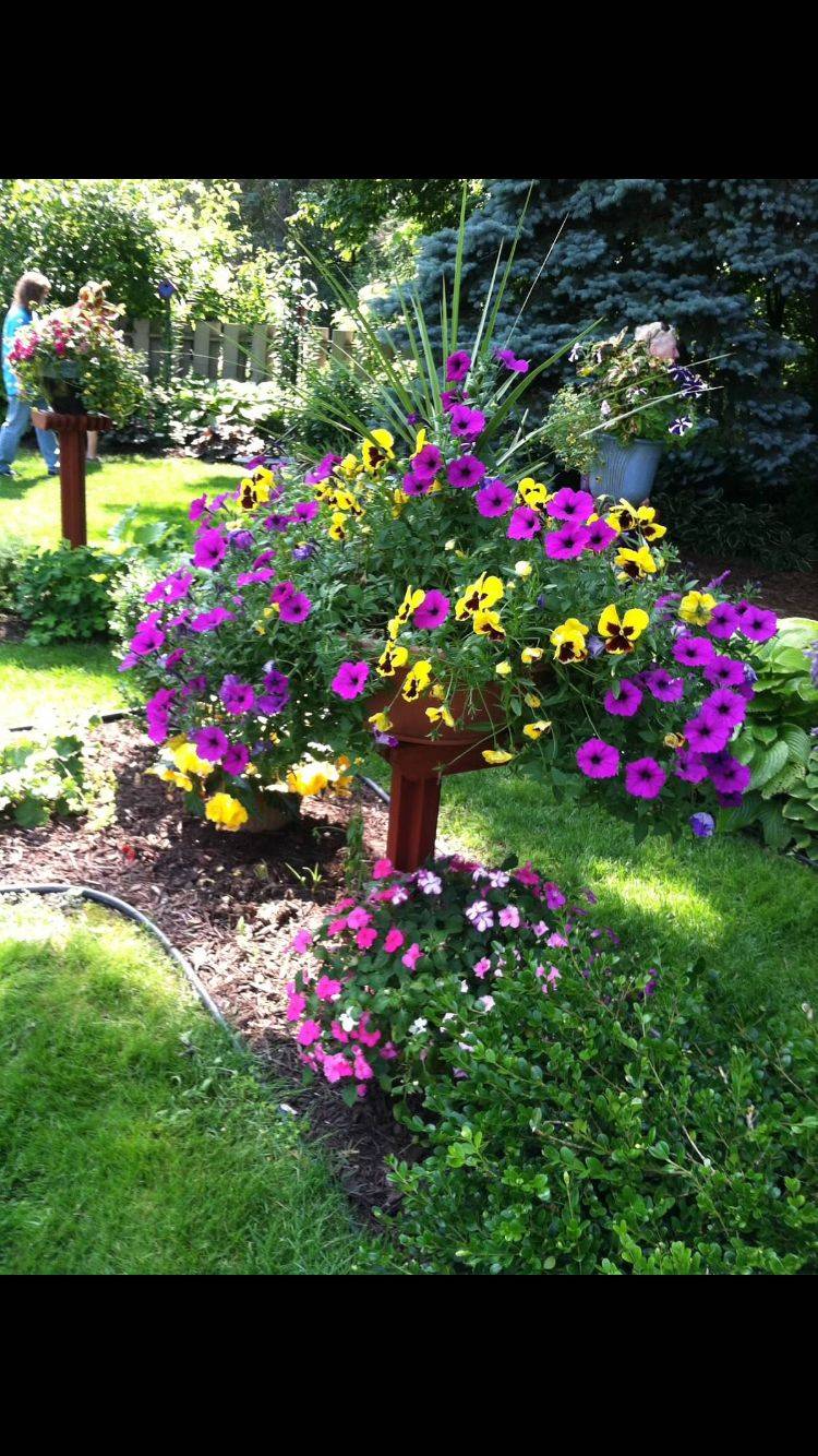 19 Bulb Garden Design Ideas To Try This Year | SharonSable