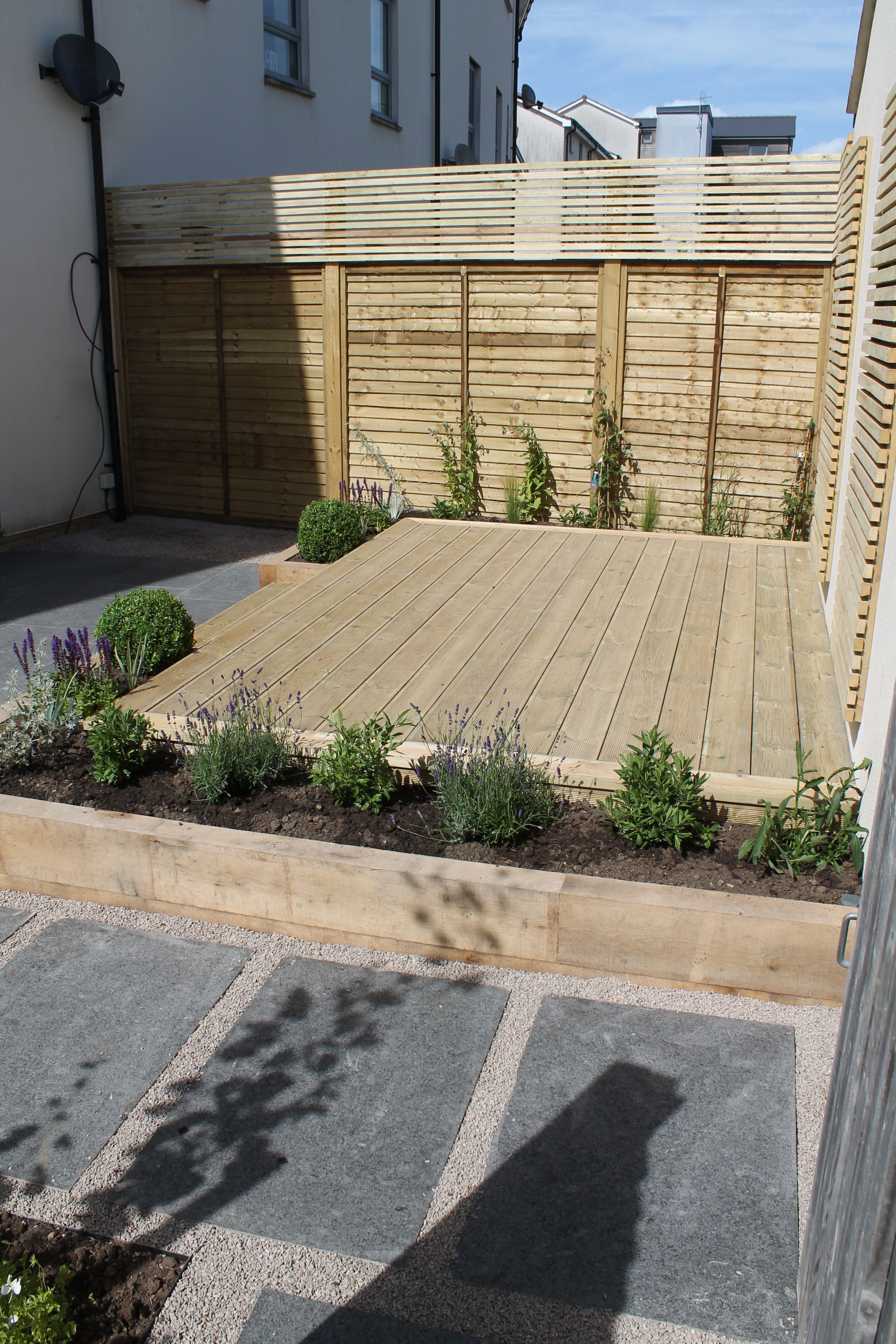 20 Small Paved Garden Ideas For This Year | SharonSable