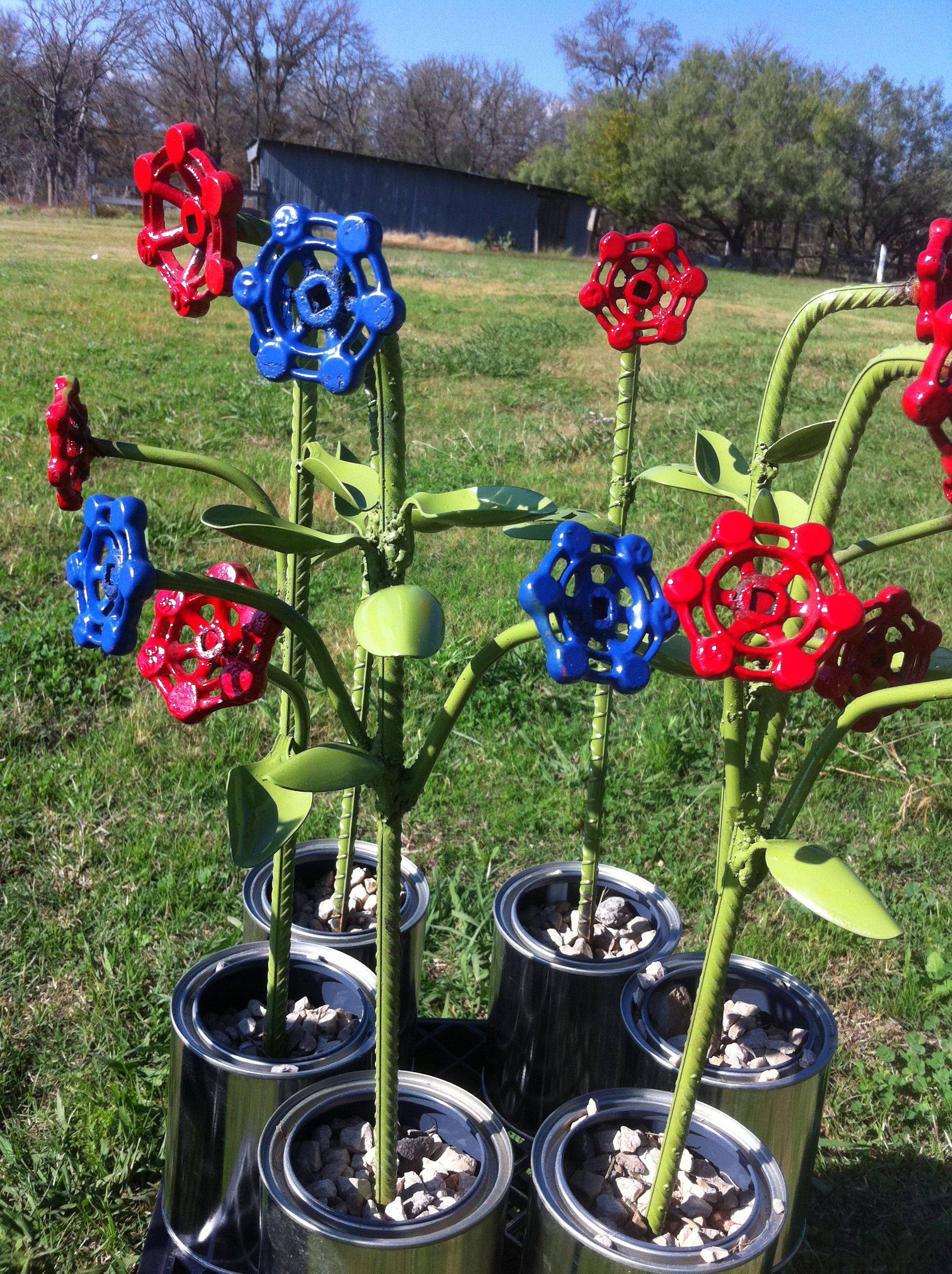 25 Welded Garden Art Flowers Ideas You Cannot Miss | SharonSable