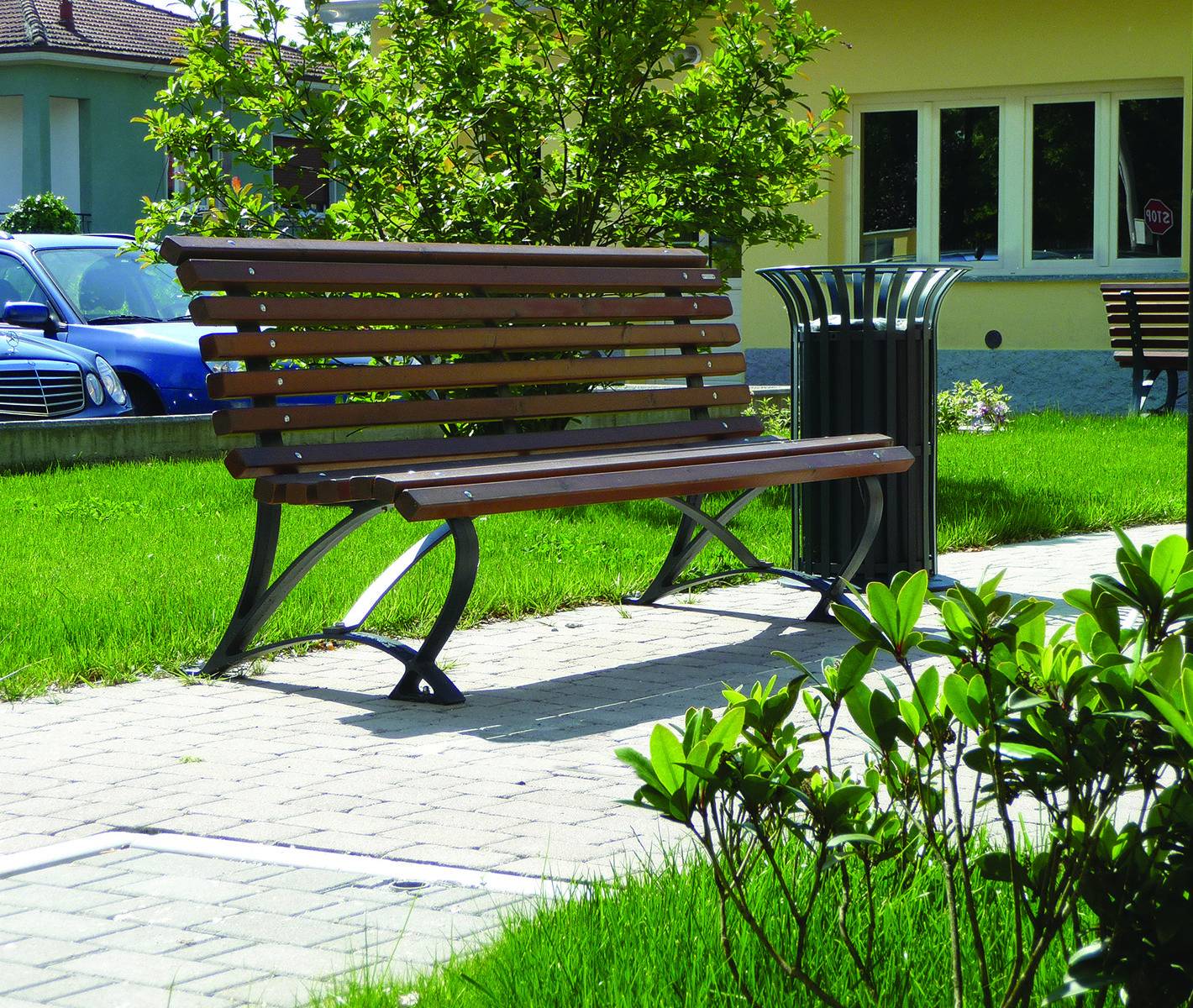 21 Classic Garden Benches Ideas To Consider | SharonSable