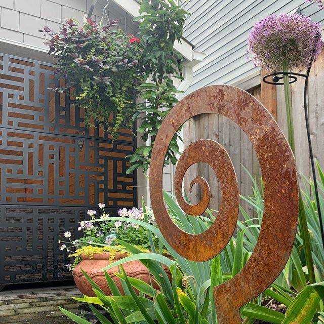 22 Spiral Garden Stakes Ideas You Should Look | SharonSable