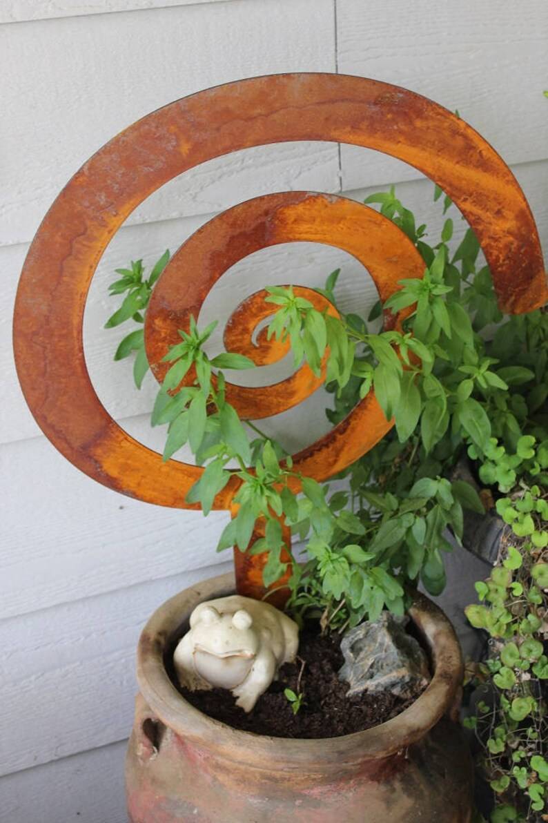 22 Spiral Garden Stakes Ideas You Should Look | SharonSable