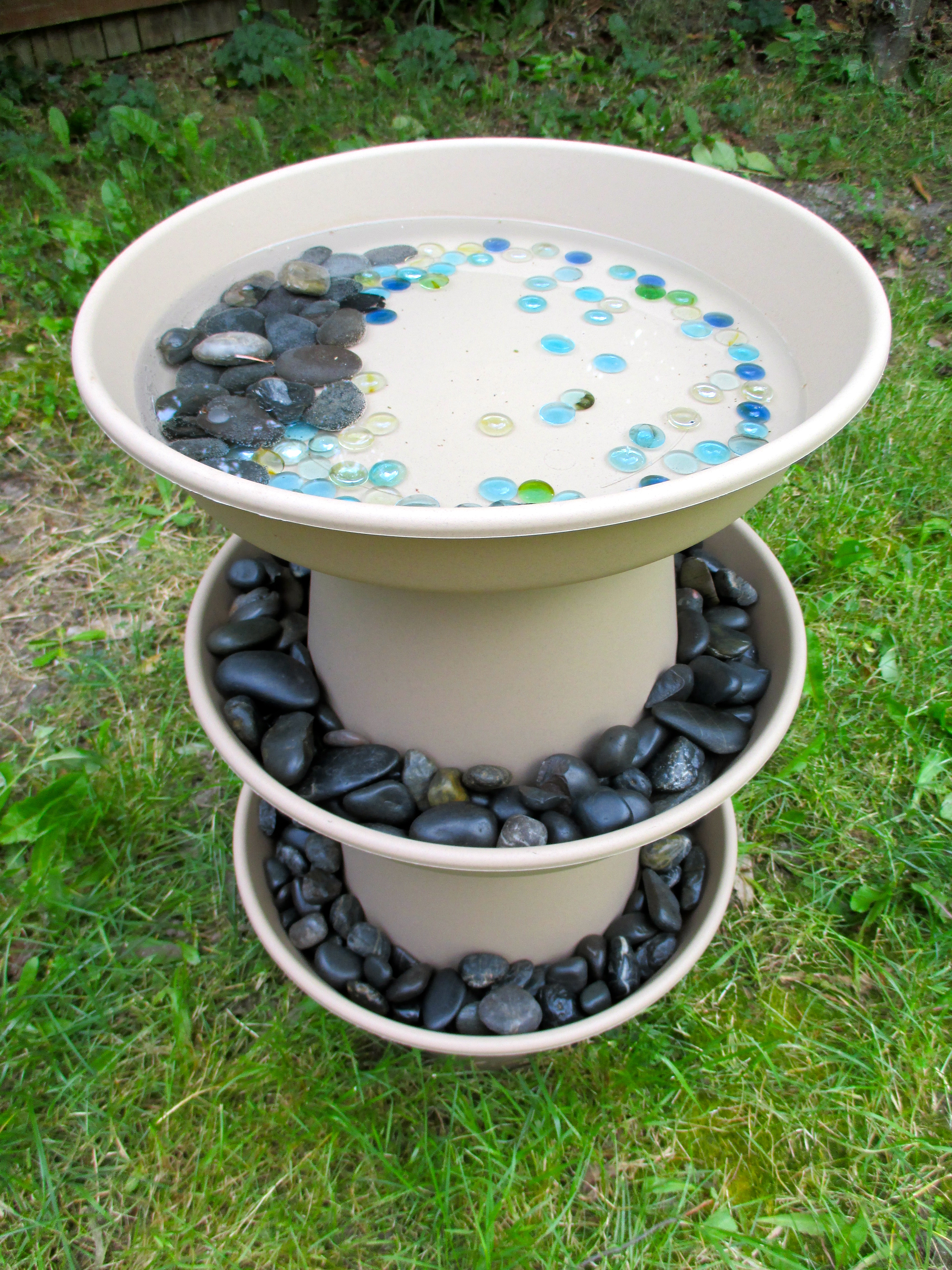17 Bird Bath Garden Design Ideas To Try This Year | SharonSable