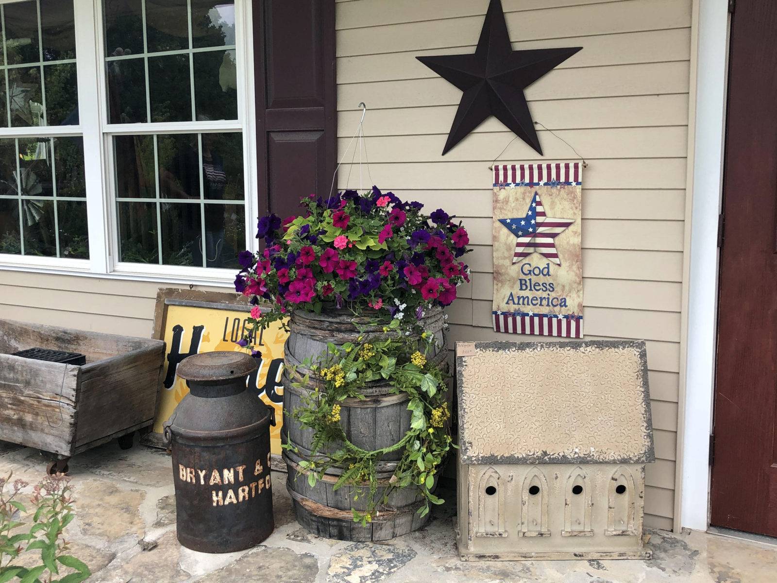 24 Country Primitive Garden Decor Ideas For This Year | SharonSable